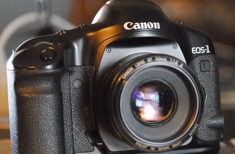 Sf r itul Unei Ere Canon Renun La Ultimul S u Aparat Foto Pe Film Sf r itul Unei Ere Canon Renun La Ultimul S u Aparat Foto Pe Film